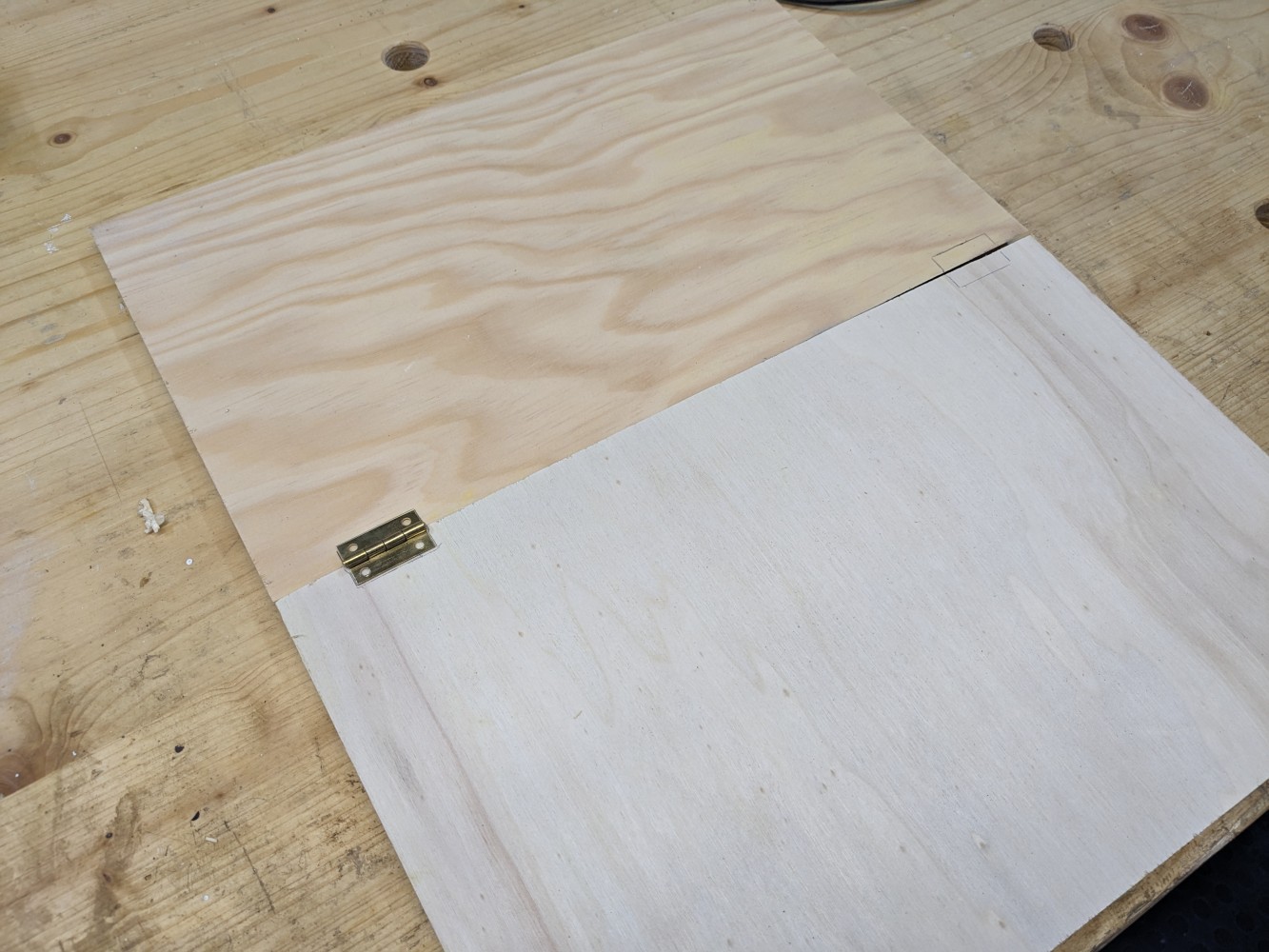 Soldering Station Box [splitbrain.org]